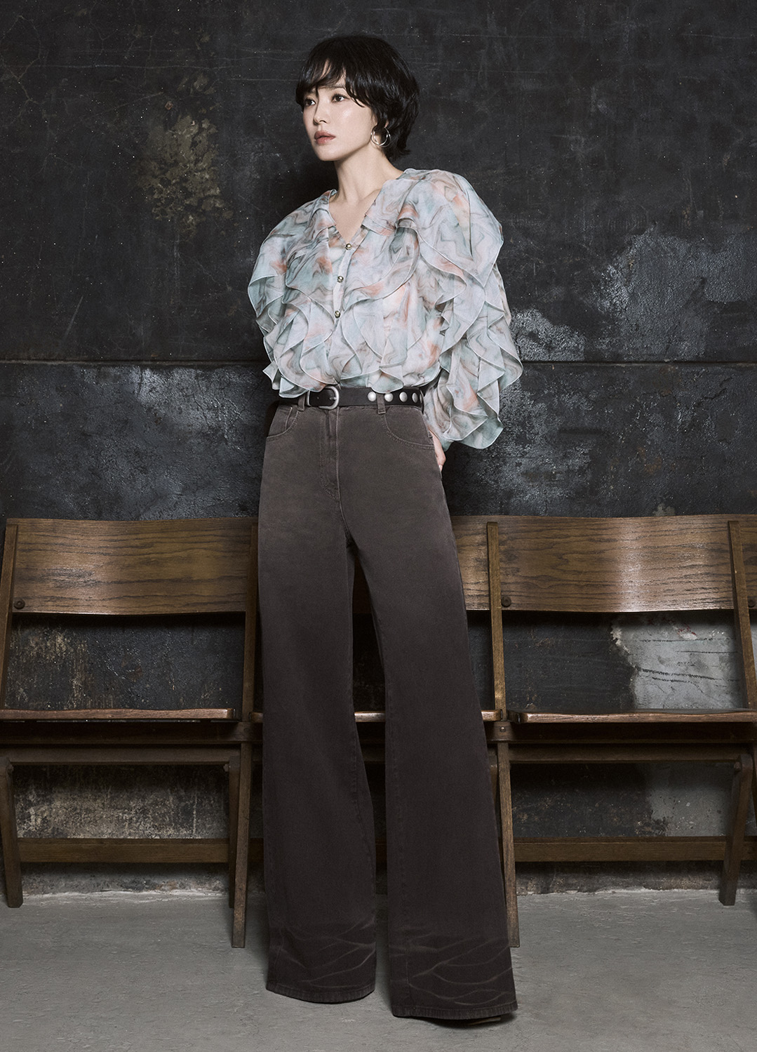 미샤 MICHAA 러플 브이넥 블라우스 MINT GREY | SISUN.COM